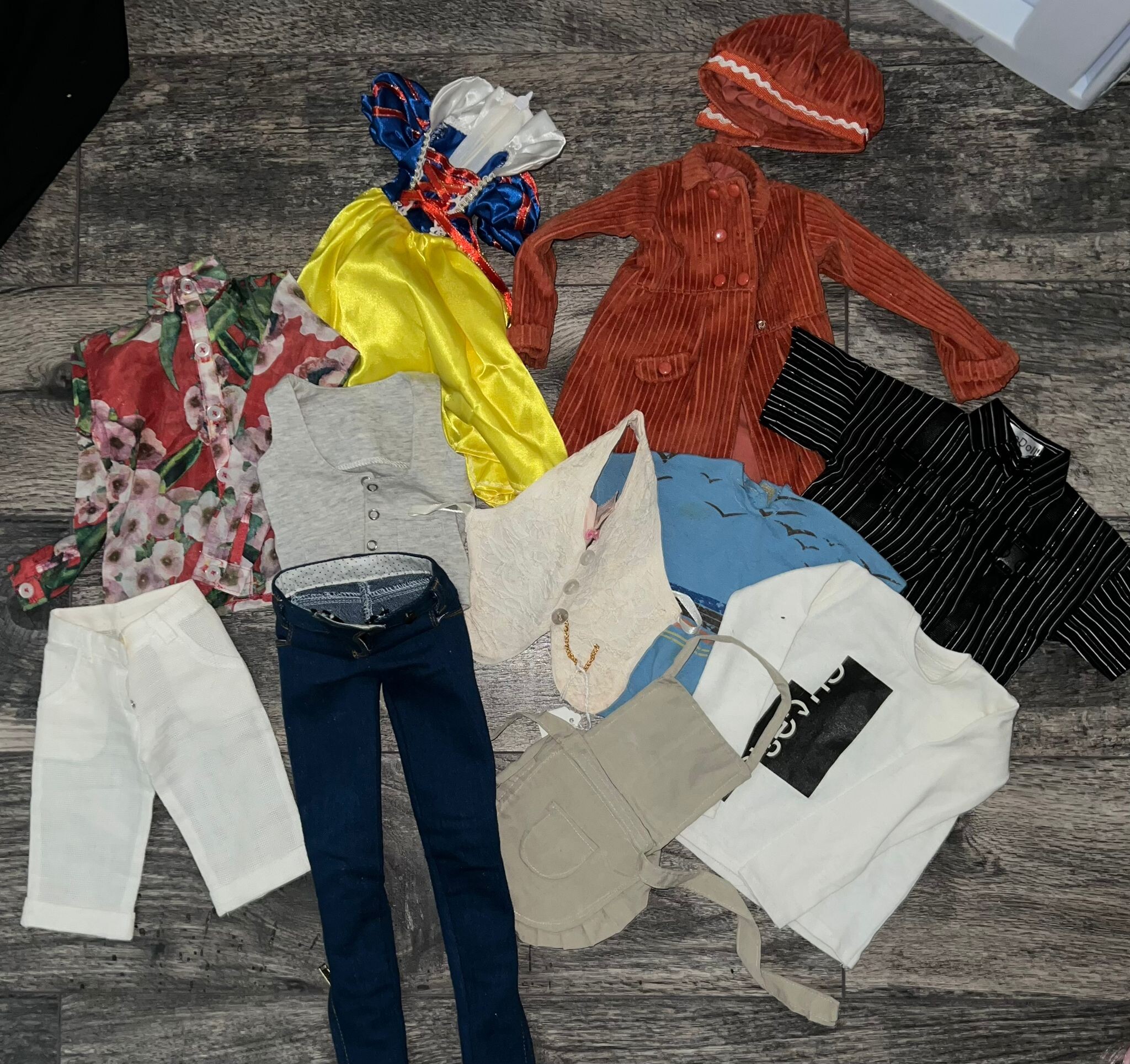 Sd 1/3 Clothing Lot by of gray.mourningsales - BJDcollectors.com